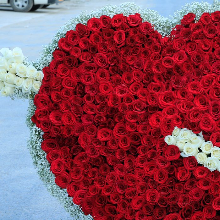 Delightful Cupids Heart | Flower Delivery Dubai