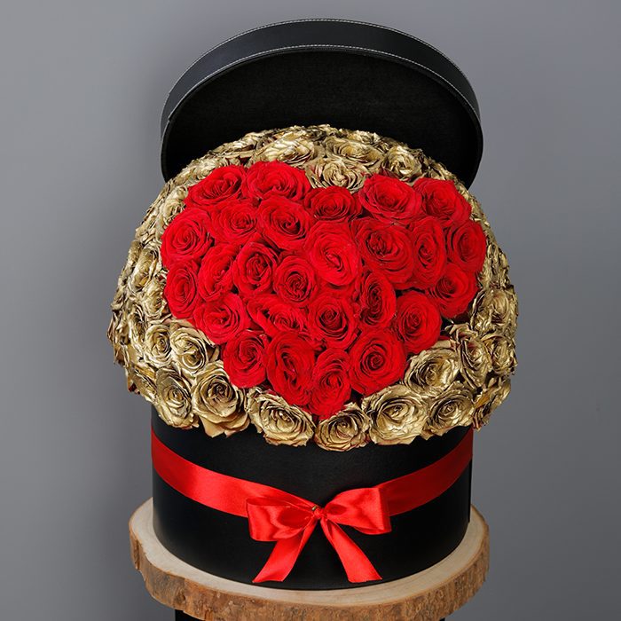 Sweet Golden Roses in Box | Online Flower Delivery Dubai