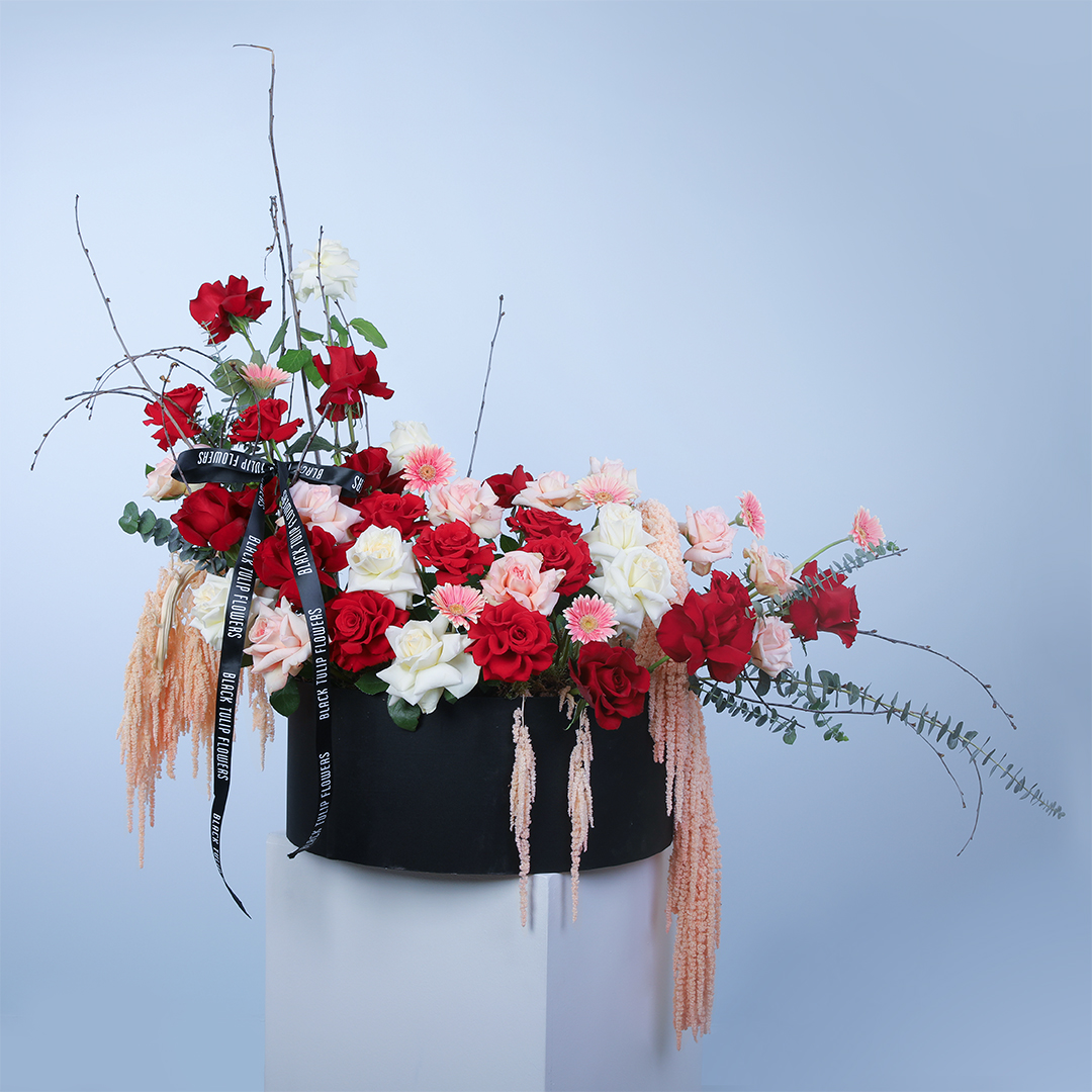 Lavish Mixed Rose Box | Luxury Roses Online UAE