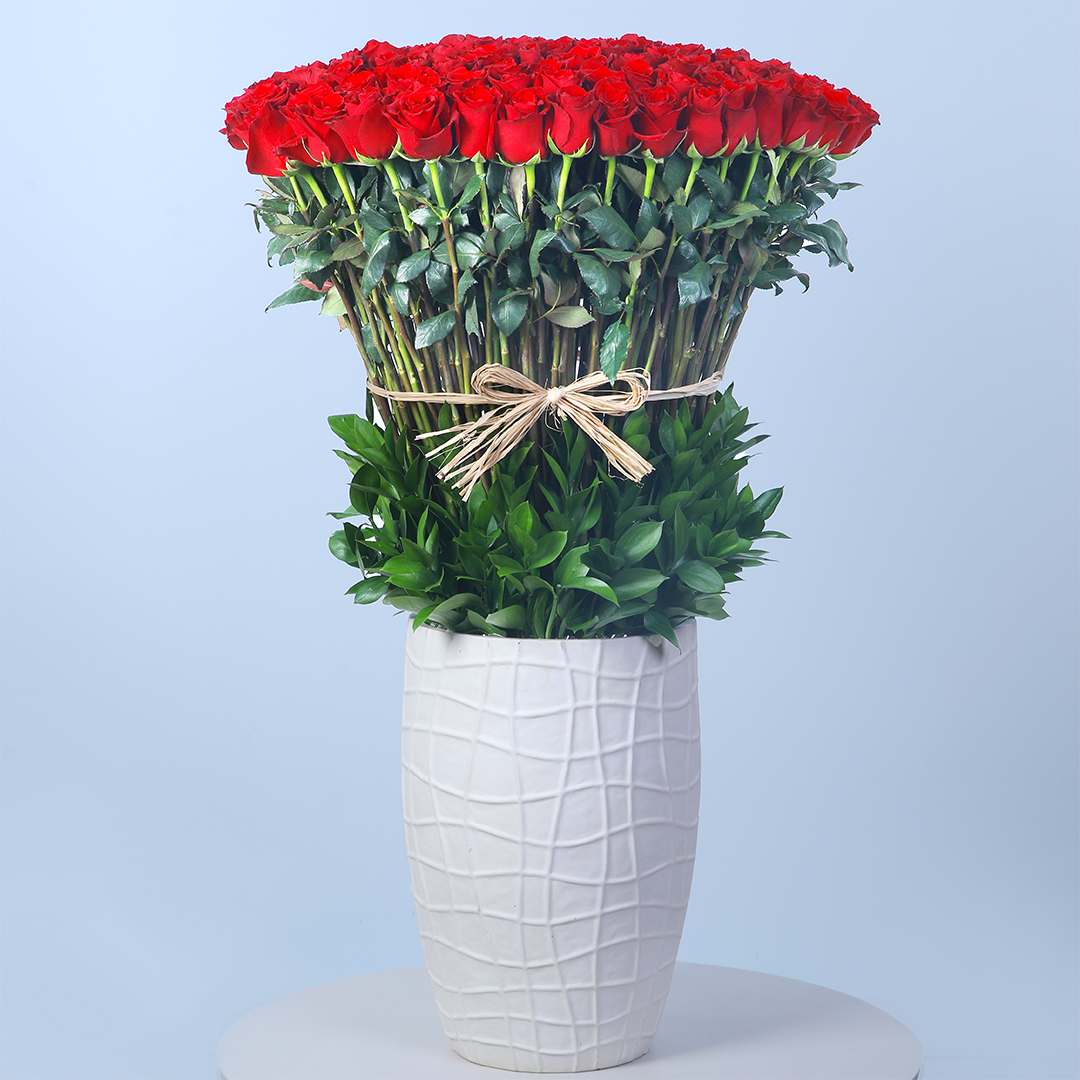 200 Red Roses Bouquet | With Long Stems for Pure Romance