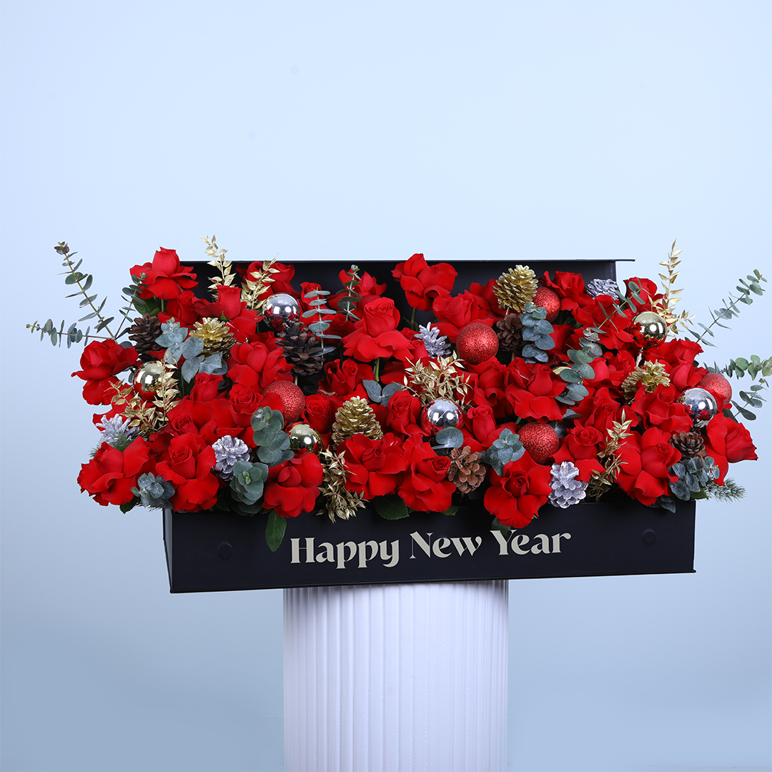 New Year Bright Floral Arrangement | Luxury Roses