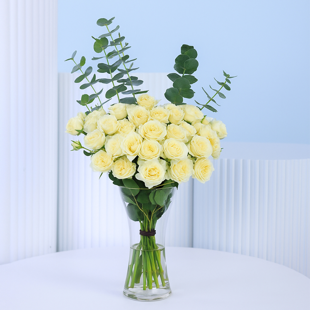 20 Stems White Spray Roses | Vases Online