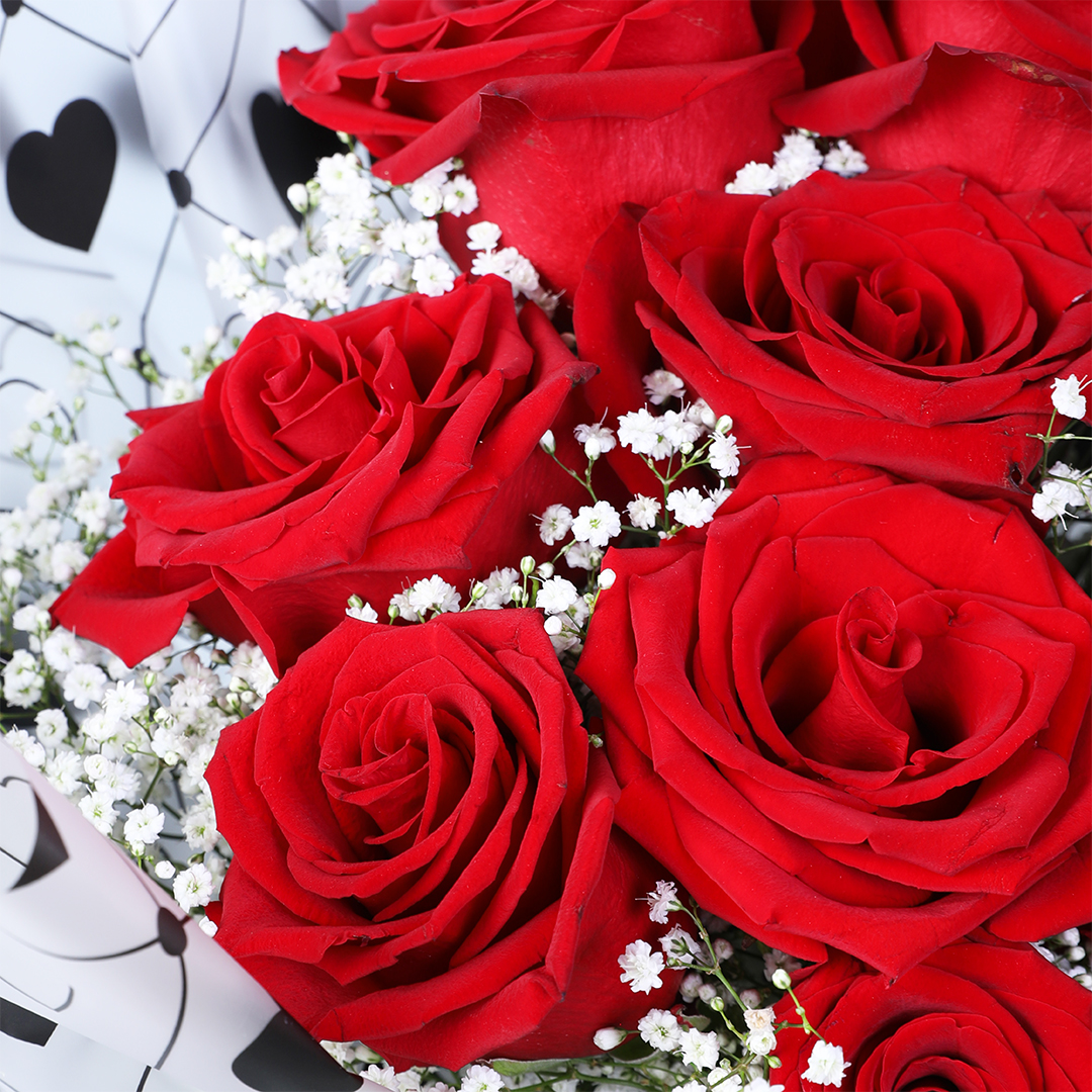 Red Rose Bouquet with Ferrero Chocolates for Valentine’s Day